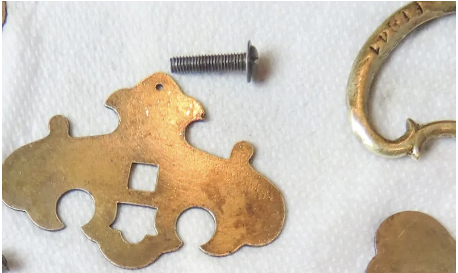 Wie man antike Schrankteile restauriert – IXTools – Tools und Reviews